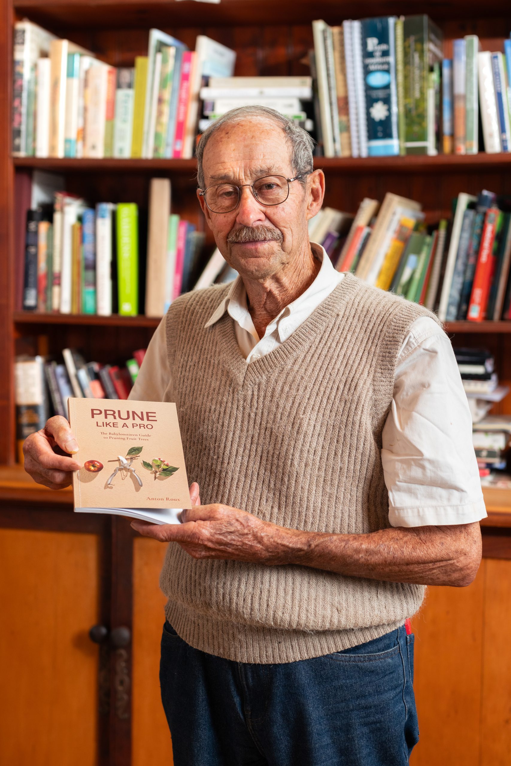 HR_Anton-Roux_Prune-Like-a-Pro_DSC04896-1 - Babylonstoren Blog